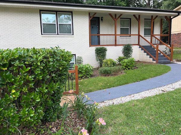 3-bedroom Spacious Home In Atlanta; Near Airport; Close To Downtown & Midtown - Fairburn, GA