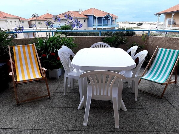 Face à La Dune, Une Grande Terrasse Au Soleil Couchant. - Biscarrosse