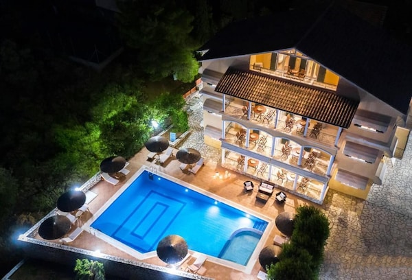 Niver Suites *Luxury And Tradition In The Heart Of Lefkada Island* - Lefkada