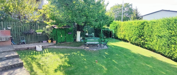 Znk Family House: Children-friendly Cozy Place With A Yard In Delightful Skopje - Skopje