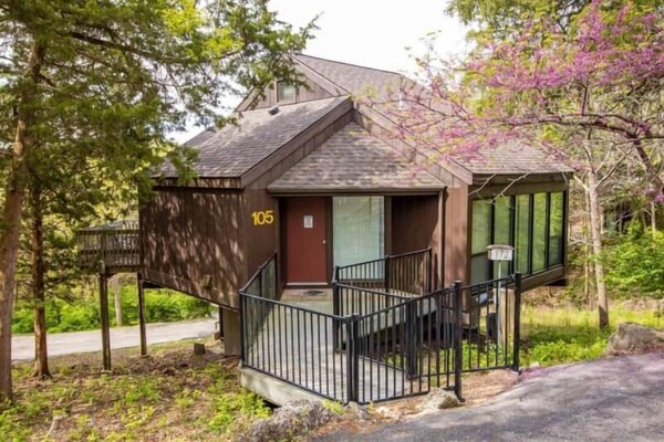 Treehouse Treetop Village105-3bed/3bath/pools/dock/pickleball/fitness Center-6-8pp-four Seasons Area - Lake Ozark, MO