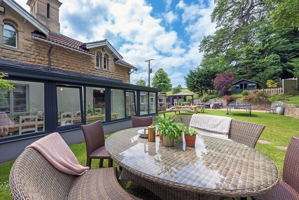 Stunning Bath Property, Perfect For Families, Parties, 3 Hot Tubs! - Bath