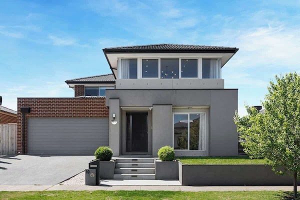 Modern Werribee Retreat Close Shops & Nature - Werribee