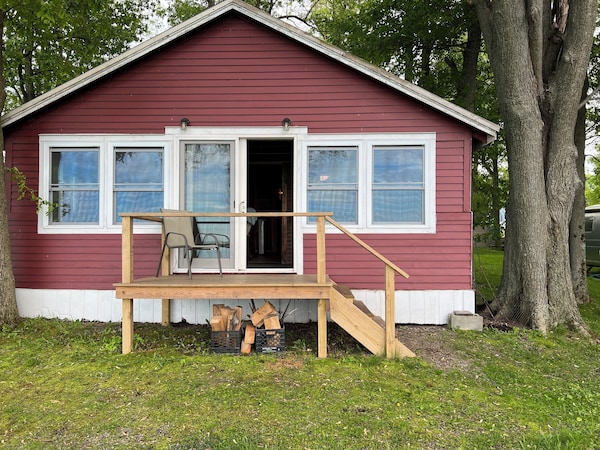 Lakeside 2-bedroom Cottage With Wifi In Grand Isle - Vermont