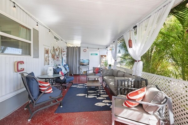 Cozy 2-bedroom Home With Wifi, Ac In Tranquil Bonita Springs - Bonita Springs, FL