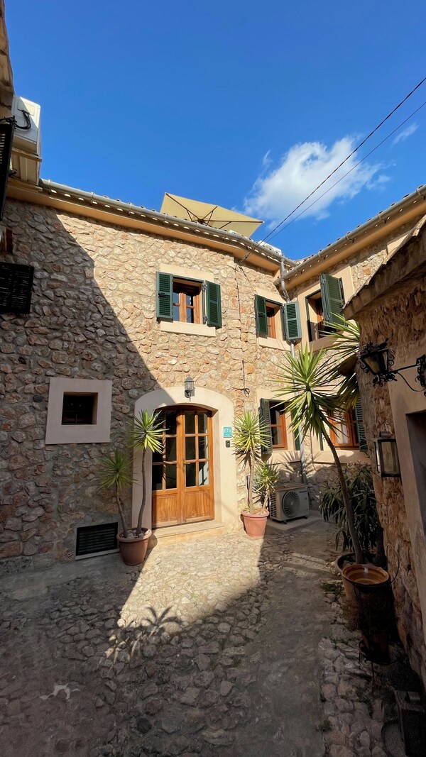 Old Stone  House In The Lovely Ancient Village Of Fornalutx - Sóller