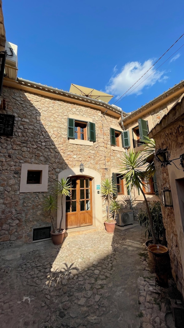 Old Stone House In The Lovely Ancient Village Of Fornalutx - Sóller