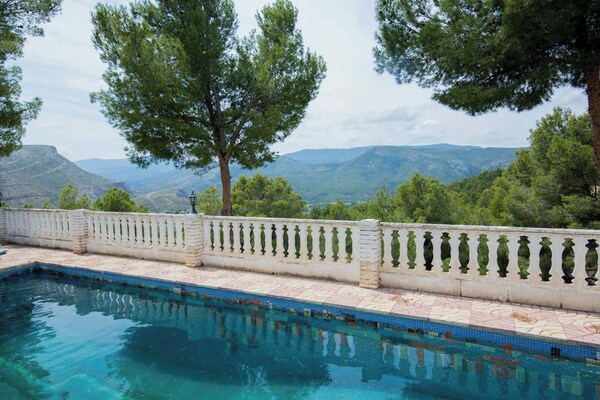Homerez - Picturesque Villa In Chulilla With Private Pool - Chelva