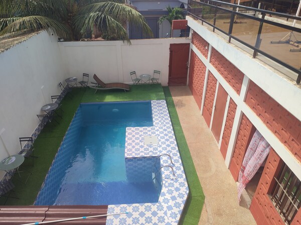 Résidence La Barthe With Swimming Pool And Bar - Lomé