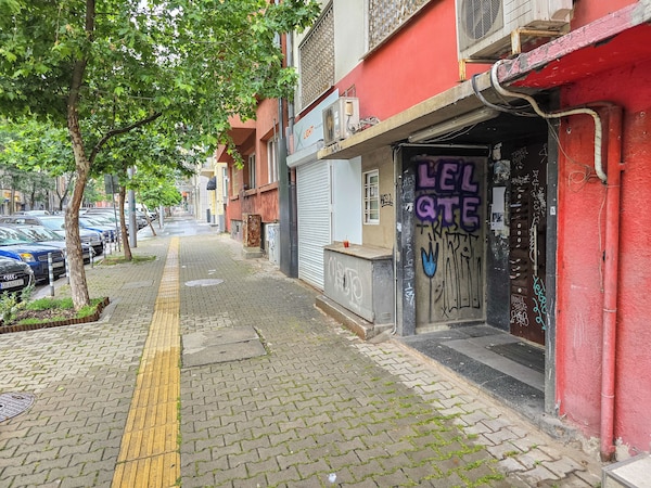 Levski 3-bedroom Apartment With Wifi, Ac In Lovely Sofia - Sofia