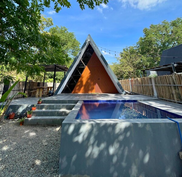 Cozy And Private 2-bedroom Cabin In Enchanting Patar Bolinao With Breakfast - Bani