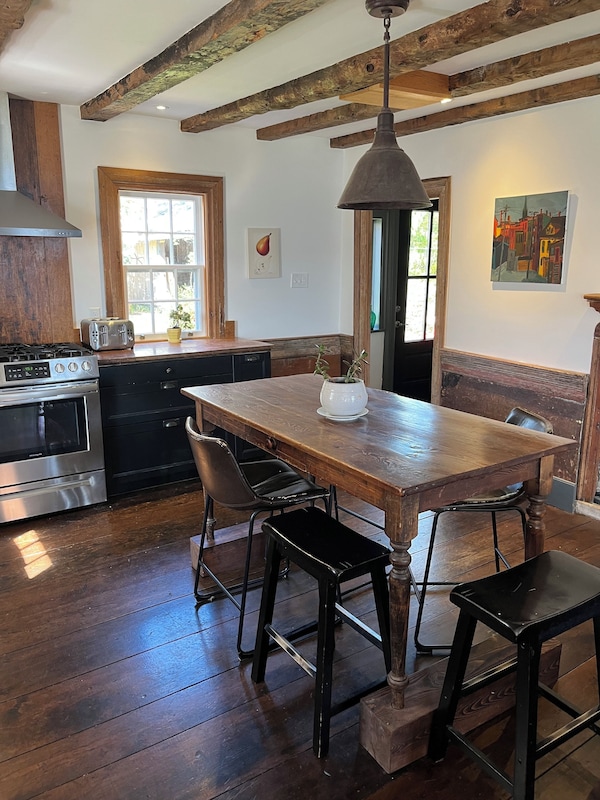 Historic 1785 Cape On 46 Forest Acres/ Water View/pet Friendly - Lunenburg