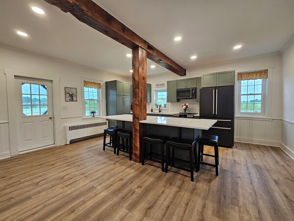 Spacious 4-bedroom Farmhouse In Mifflinburg, Pennsylvania - Lewisburg, PA