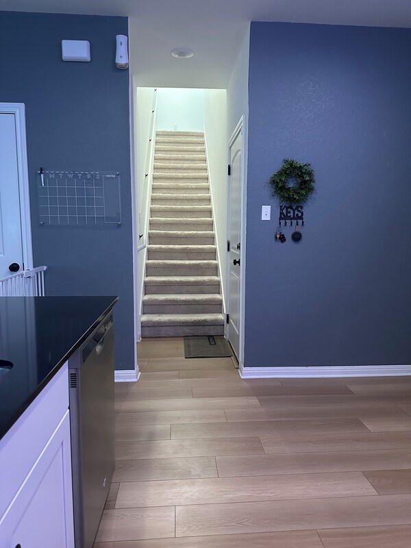 Spacious 3br + Loft With Private Bath - Georgetown, TX