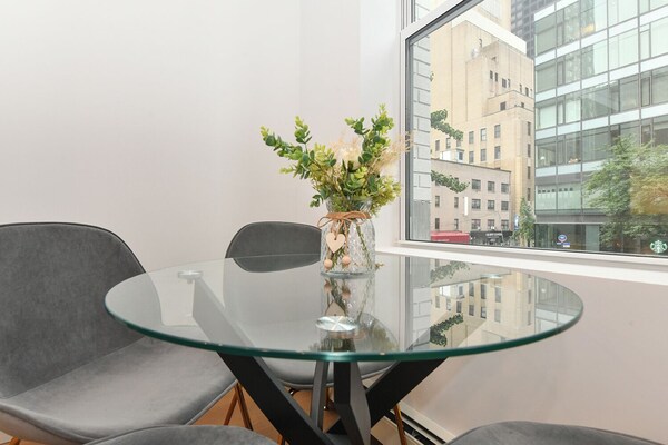 Stylish Midtown 3br Retreat : High-end Design - The Bronx, NY