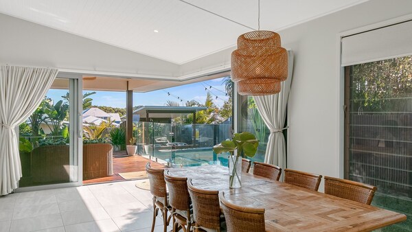 Relaxed Coastal Living - Moments From The Beach - Kingscliff