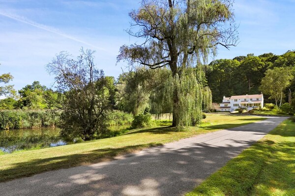 Secluded Luxury Home  Peaceful, Comfortable, And Fully Private. - Hawthorne, NY