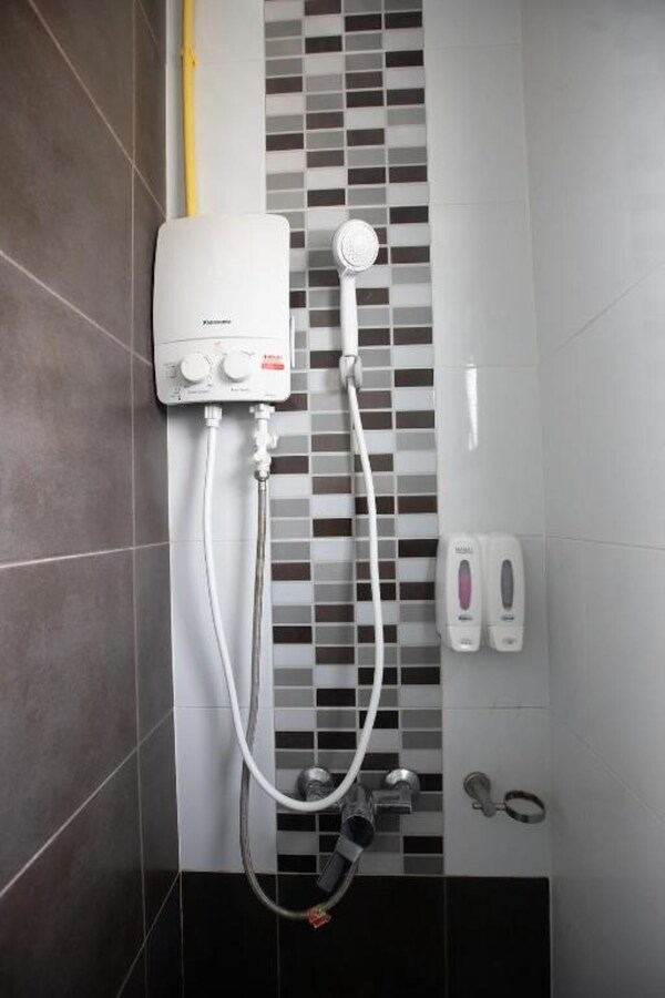 Peony's Home - Triple Room With Private Bathroom - Bangkok Don Mueang Airport (DMK)