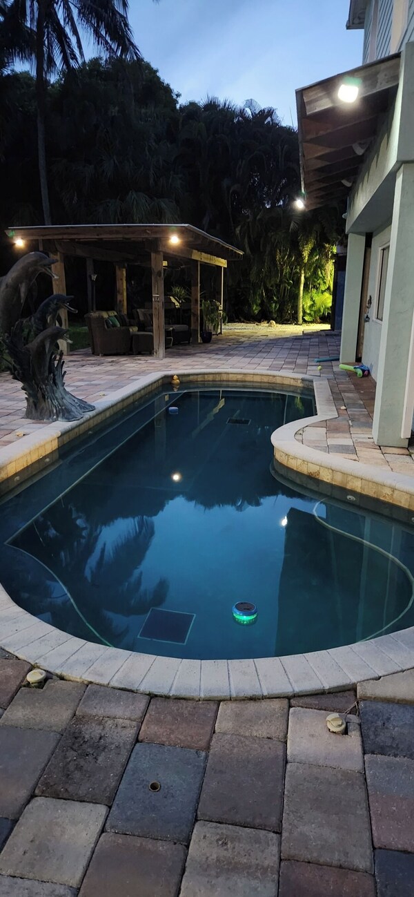 Heated Saltwater Pool-private-close To Beach - Sunset Haven House - Stuart, FL
