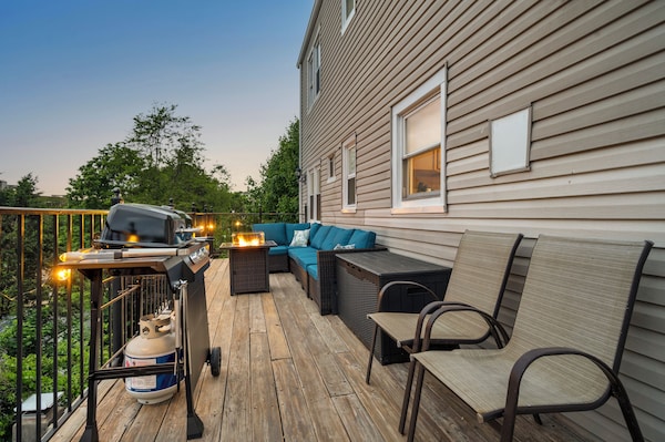 Spacious 3-bedroom Apartment In Fantastic Yonkers With Balcony, Firepit, Ac - New Rochelle, NY