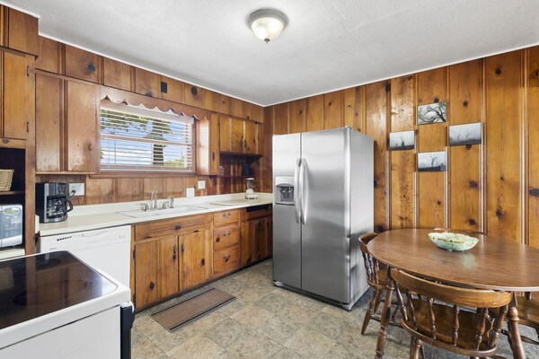Charming 4-bedroom Lake House In A Resort Setting On Table Rock Lake Mo - Kimberling City, MO
