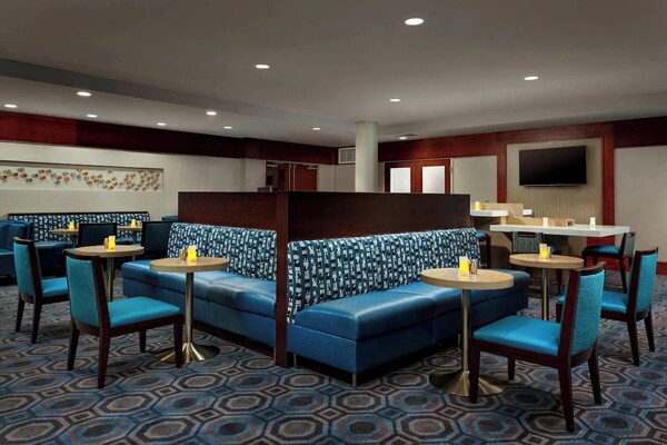 City View King Room At Courtyard Boston Cambridge - Minutes To Downtown Boston - Harvard University,Cambridge