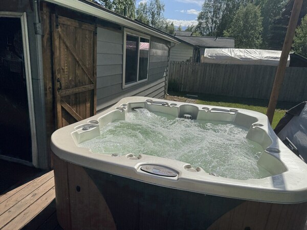 Alaska Family Comfort Stay W/hottub! - 앵커리지