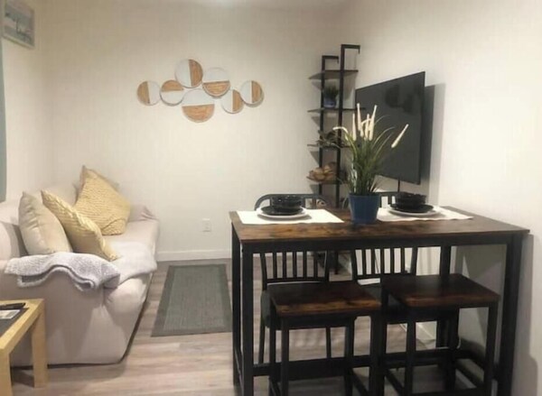 Amazing Studio With Fast Wi-fi - Riverside, CA