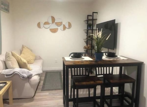 Amazing Studio With Fast Wi-fi - Riverside, CA