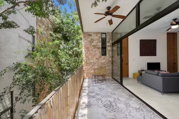 2 Aptos De Lujo: 5 Hab, 8 Camas, Top Amenities - Paradise Beach