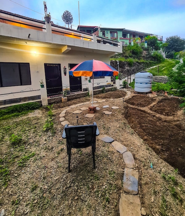 Welcome To The Bagpackers Hostel In The Lap Of Himalayas At Rawscape In Kausani - Uttarakhand