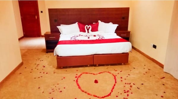 Luxury Deluxe Room With Balcony In Karen Nairobi - Nairobi
