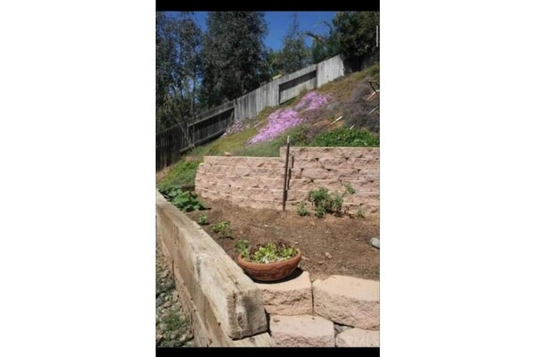 Nicely Designed 3 Bedrooms Near March Af Base. - Moreno Valley, CA