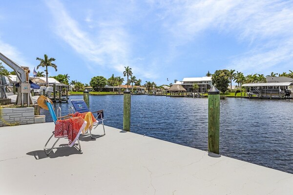 Luxurious & Adventurous Getaway - Villa Waterfront Escape - Roelens - Fort Myers, FL