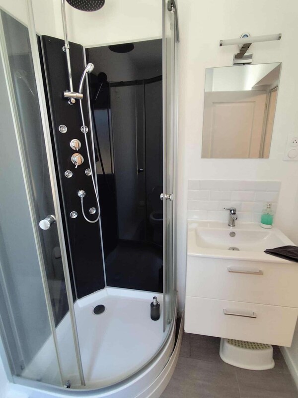 Studio Cosy 2 Pers. | Tout Confort Proche Centre | Wi-fi & Parking - Châtellerault