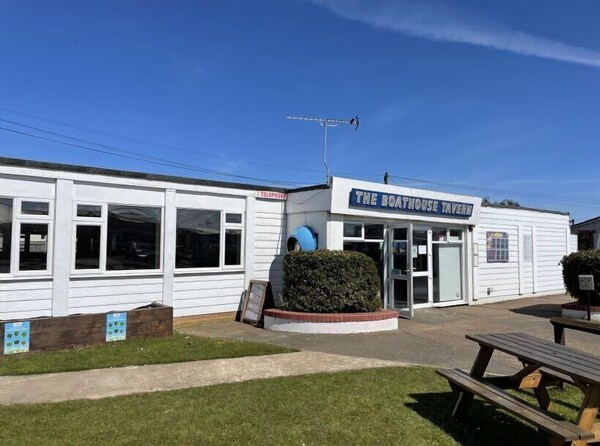 8 Guests - Swimming Pool - 1min To The Beach - Norfolk