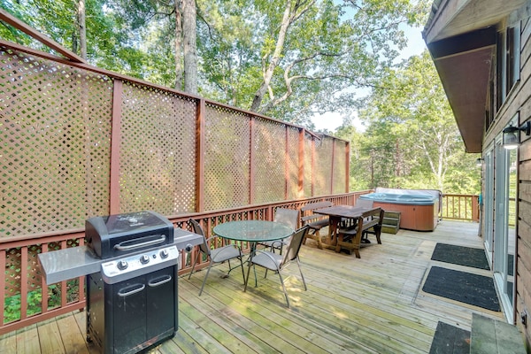 Private Hot Tub & Game Room: Cleveland Getaway - Cleveland, GA