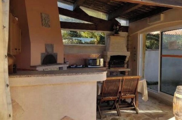 Homerez - Maison Charmante à Martigues Avec Jardin Et Climatisation - Sausset-les-Pins