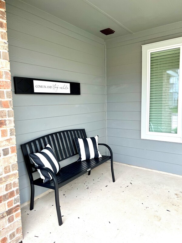 King Bed - 75" Smart Tv - Coffee Bar - Near Tamu/ Hospital/ Shopping/ Dining - Bryan, TX