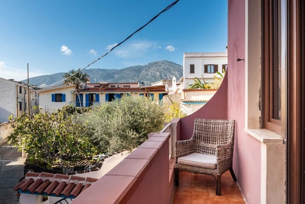 Comfortable House In The Historic Center Of Orosei - Orosei
