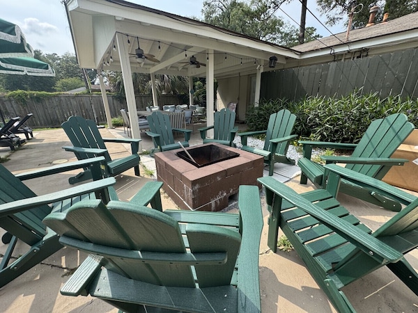 Splish Splash Savannah|sleeps 14|pool|luxury - Savannah, GA
