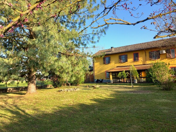 Large House In The Countryside, Relax A Few Miles From Highways.large Garden - Corana