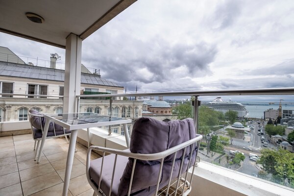 Bosphorus View With 3 Large Bedrooms With Wifi, Ac, Elevator - Zeytinburnu