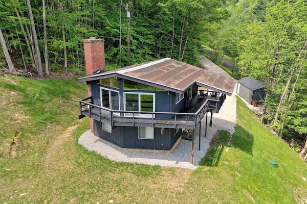 Roundtop Chalet- Hot Tub, Grill, Hiking! - Vermont