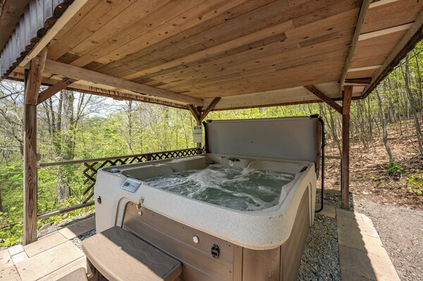 New! Bruno's Nook: Lake Area, Hot Tub, A/c, Fire Pit! - Oakland, MD
