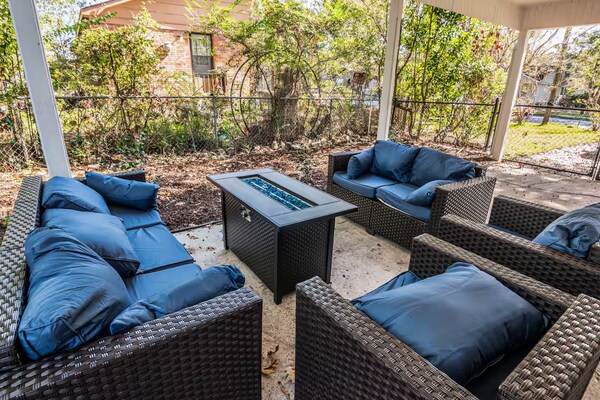Creola Charm - 3br, 2ba With Hot Tub, Fire Pit And Washer/dryer - Charleston, SC