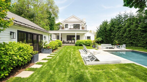 Luxury Resort-style Retreat In The Heart Of Sag Harbor With Heated Pool,... - The Hamptons, NY