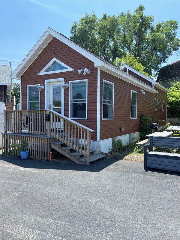 Charming 2-bedroom Cottage In Peaceful Old Orchard Beach With Wifi, Ac - Old Orchard Beach