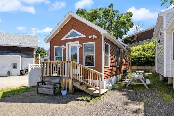 Charming 2-bedroom Cottage In Peaceful Old Orchard Beach With Wifi, Ac - Orient Express, Old Orchard Beach