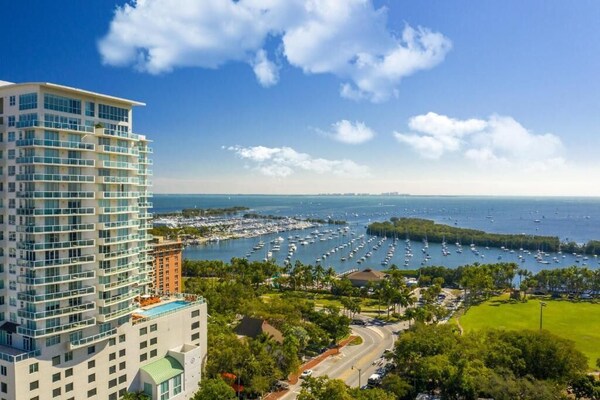 Mvr| Your Dream Miami Stayavailable Now - Miami